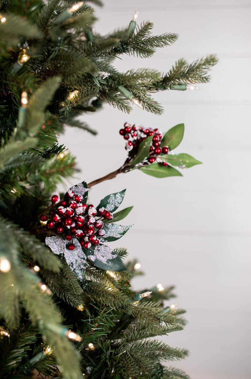 32” Winter Berry Branch - Decorator's Warehouse