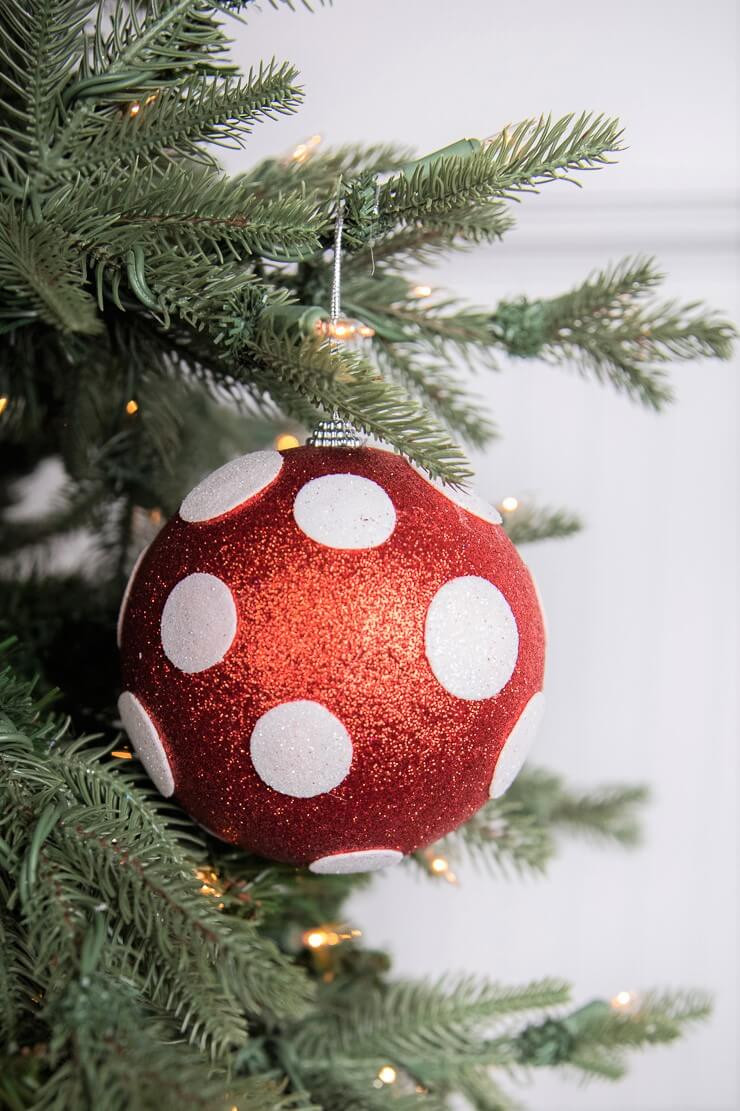 26” Red Glitter Swirl Spray - Decorator's Warehouse