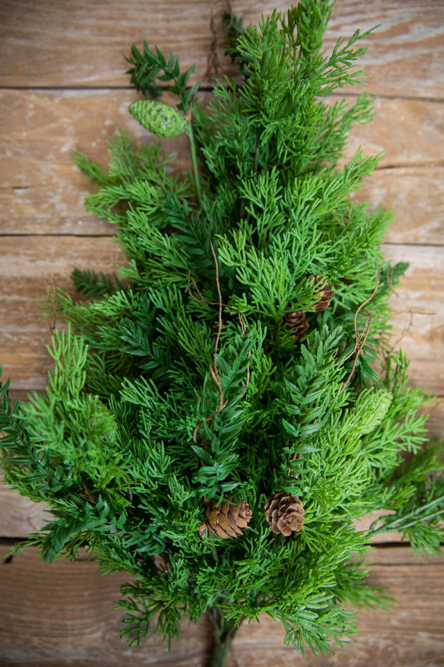 32” Christmas Cedar/Hemlock Swag - Decorator's Warehouse