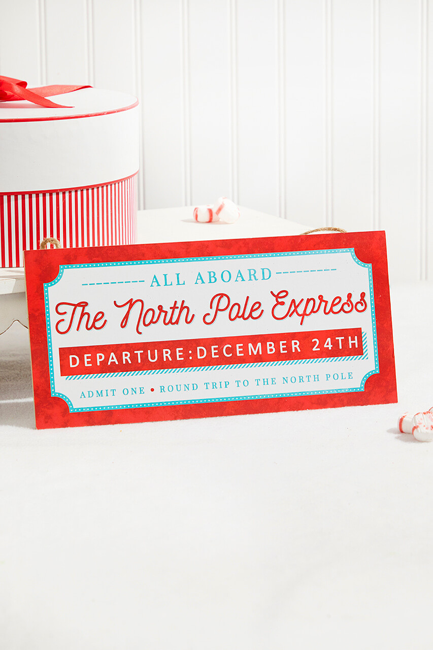 12.5"L x 6"H The North Pole Express - Decorator's Warehouse