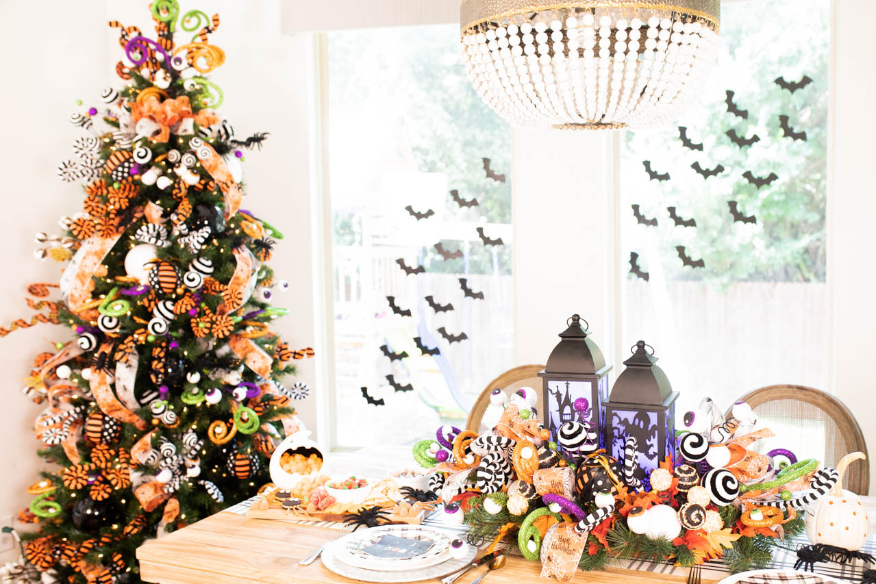 How to Throw a Halloween Party That Will Wow Your Guests - Decorator's ...