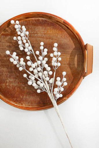 31” White Iced Berry Spray - Decorator's Warehouse