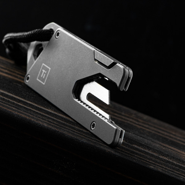 BIGiDESIGN Titanium Pocket Tool