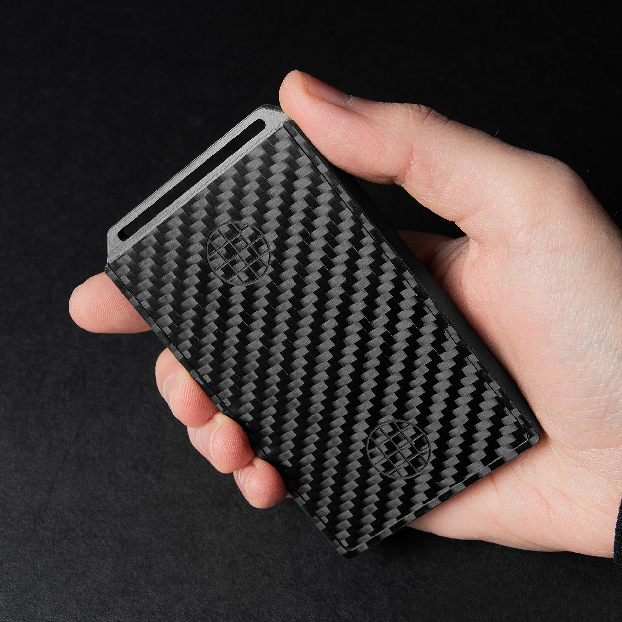 Maratac Slide-Top Card Holder Carbon Fibre | Heinnie Haynes