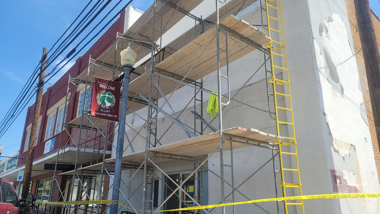 How to Work on Uneven Ground with a Ladder - Southwest Scaffolding & Supply