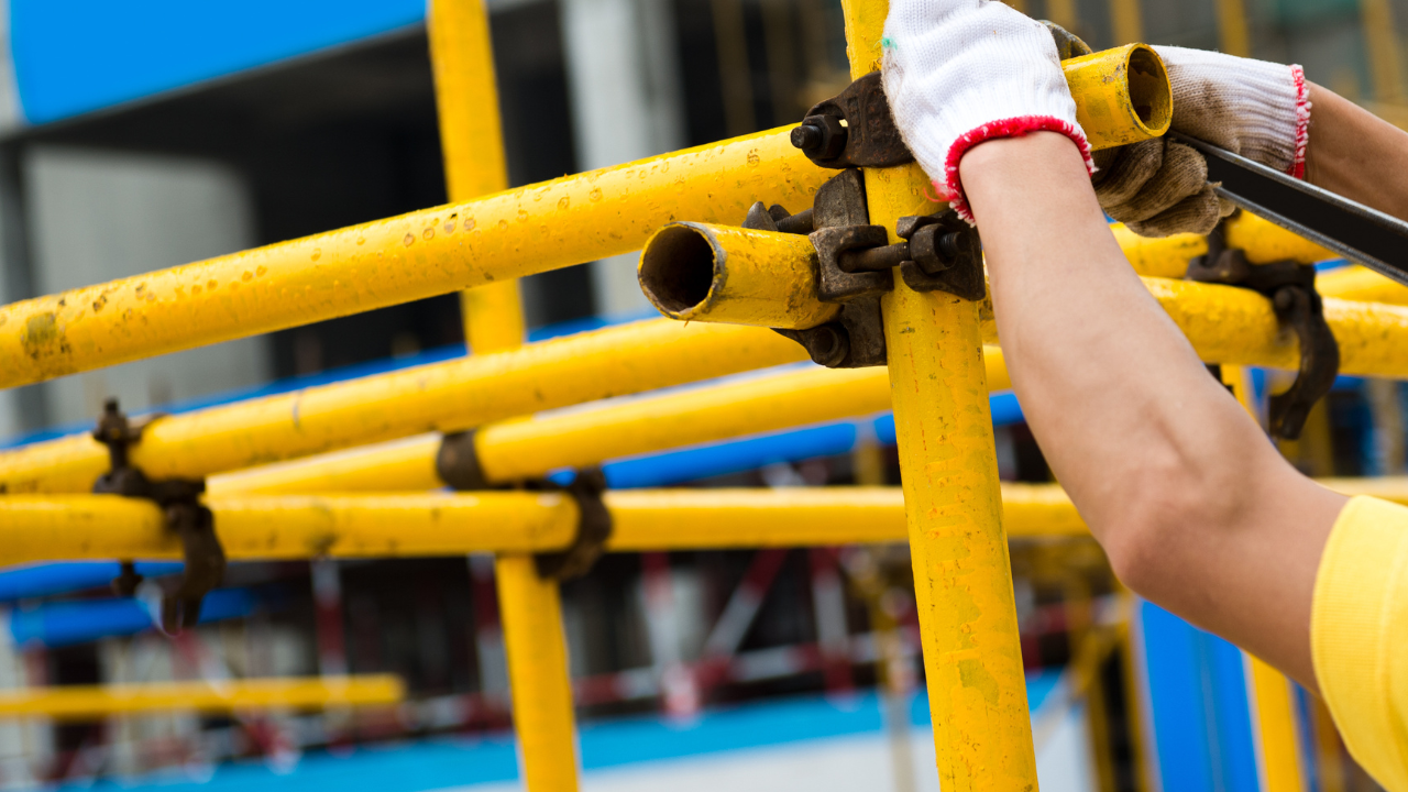 How to Use Side Brackets and Outriggers - SWS