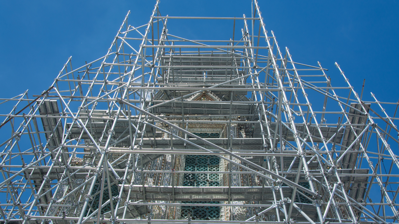 Pump Jack vs Traditional Scaffolding Guide - Southwest Scaffolding ...