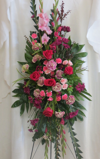 Red Rose Funeral Wreath of Flowers