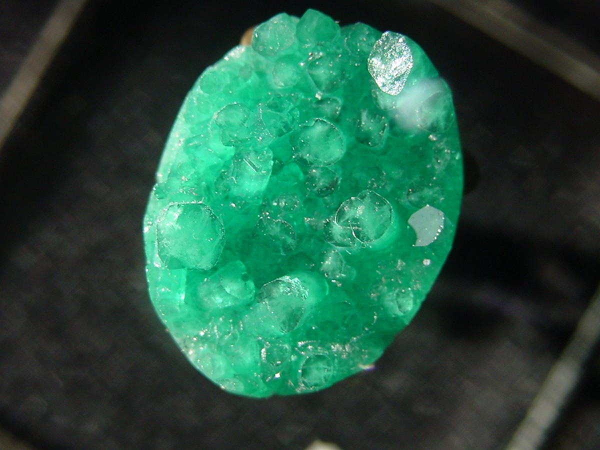 Emerald Crystal Cluster- 20.5ct - RARE CHATHAM EMERALD! - StarStuff.Rocks