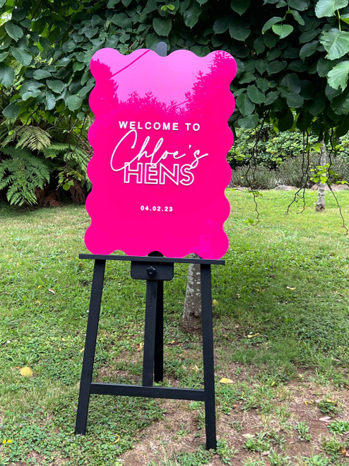 Personalized Wave Wedding Sign - A Stunning Welcome for Your Special Day